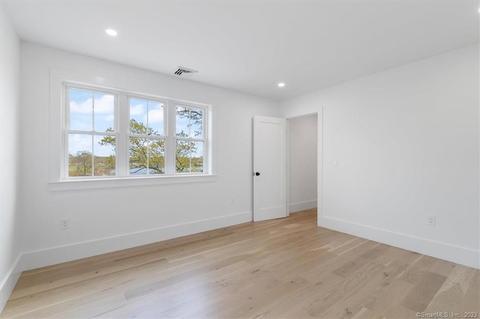 12 Bakers Cove Ln, Groton, CT 06340 - Movoto