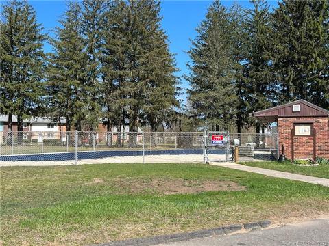 101 Lakeside Dr #97, Bristol, CT 06010 | 18 Photos | MLS #170567595 ...