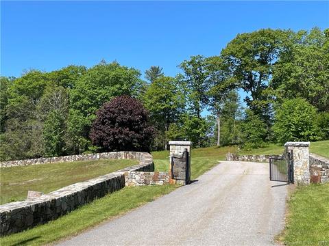 5 Jack Thomas Dr, Torrington, CT 06790 | 11 Photos | MLS #170572455 ...