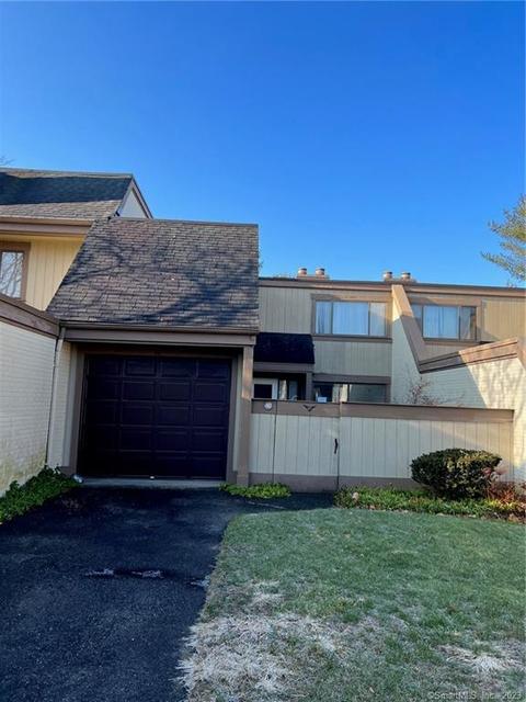 85 Viscount Dr #4D, Milford, CT 06460 | 3 Photos | MLS #170574996 - Movoto