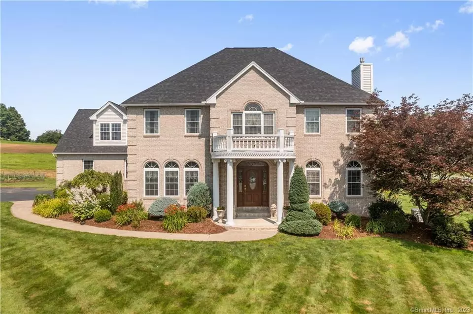 197 Shadow Pond Ln, Suffield, CT 06078 | 40 Photos - Movoto