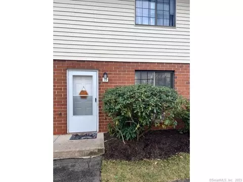 499 Scott Rd #19, Waterbury, CT 06705 | 28 Photos - Movoto