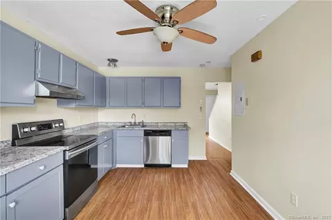 499 Scott Rd #19, Waterbury, CT 06705 | 28 Photos - Movoto