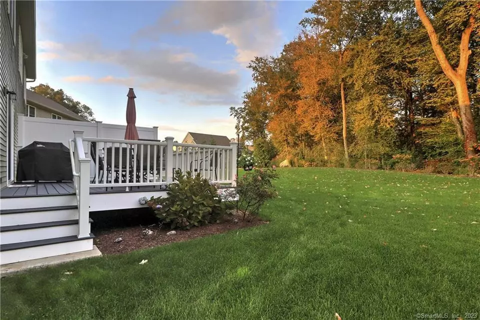 178 Wells View Rd #178, Shelton, CT 06484 | 40 Photos - Movoto