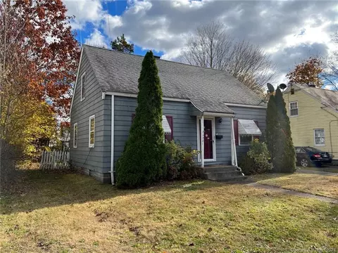 391 Pine Rock Ave, Hamden, CT 06514 | 28 Photos - Movoto