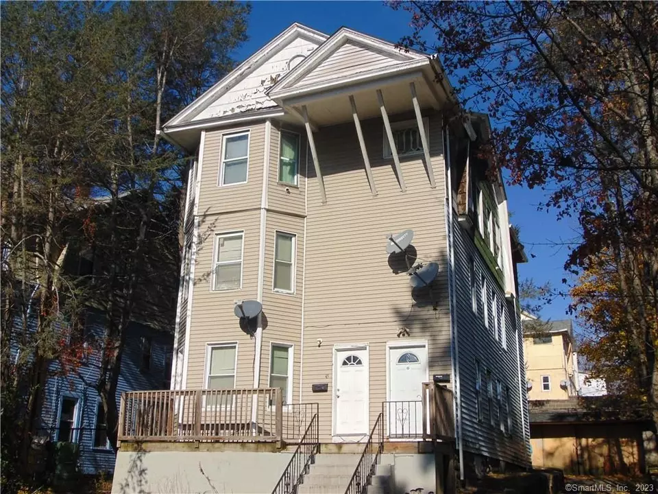 45 Webb St, Waterbury, CT 06704 | 6 Photos - Movoto