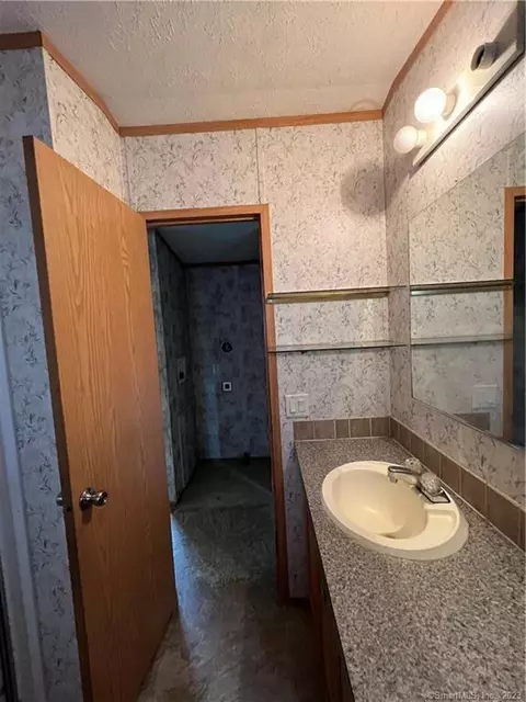 26 N Main St #3, Branford, CT 06405 | 17 Photos - Movoto