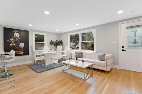 174 Spring St, Windsor Locks, CT 06096 | 29 Photos - Movoto