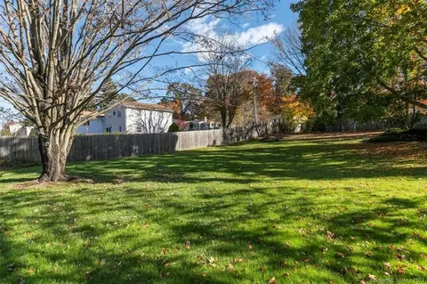 16 Pine Orchard Rd #23, Branford, CT 06405 | 32 Photos - Movoto