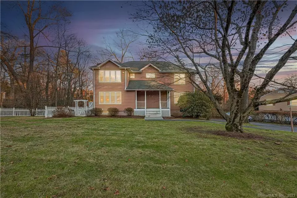 2 Lloyd Rd, Norwalk, CT 06850 | 40 Photos - Movoto