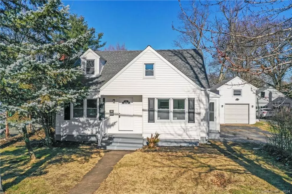 111 Middle Tpke E, Manchester, CT 06040 | 32 Photos - Movoto