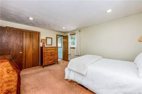 266 Clintonville Rd, North Haven, CT 06473 | 30 Photos - Movoto