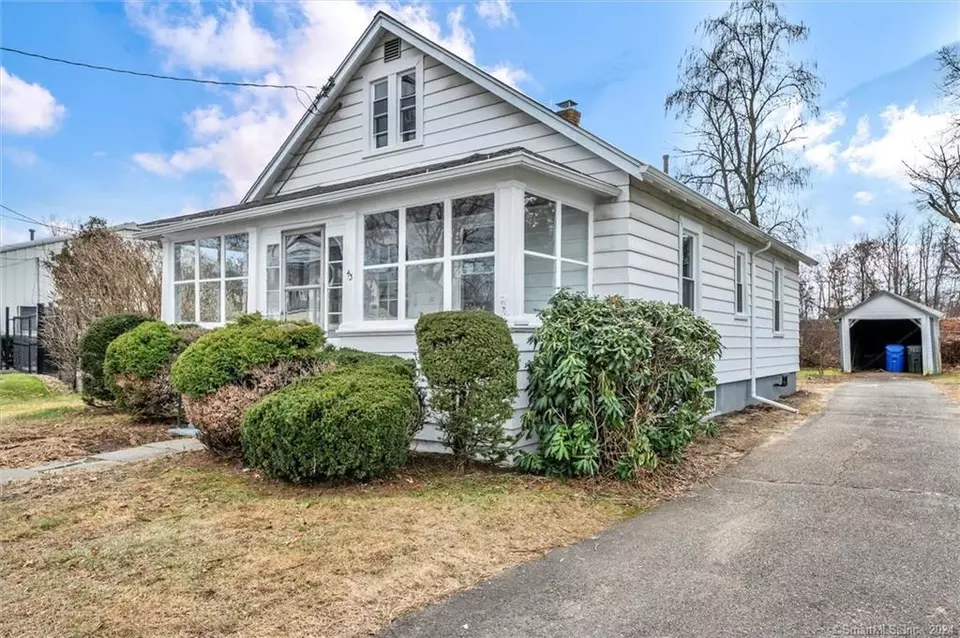 43 Sterling Rd, East Hartford, CT 06108 | 34 Photos - Movoto