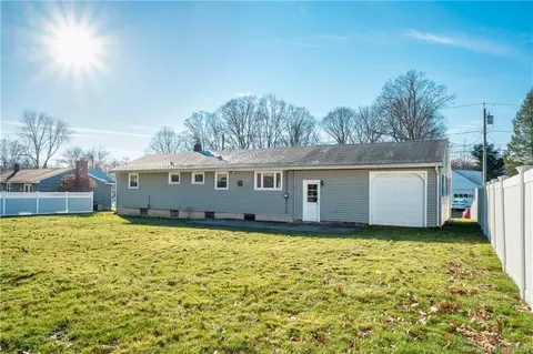 421 4th Ridge Rd, Wallingford, CT 06492 | 34 Photos - Movoto