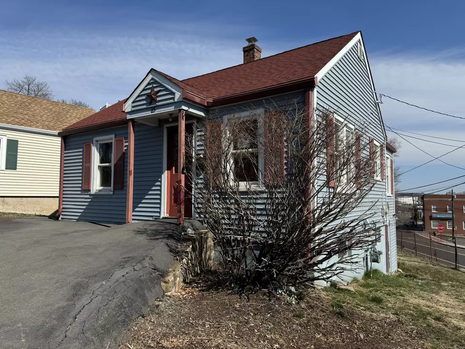 85 Peck St, Berlin, CT 06037 | 13 Photos - Movoto