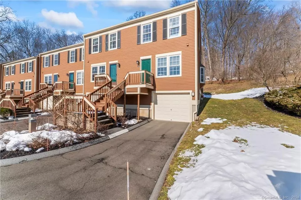 108 Foxbridge Village Rd, Branford, CT 06405 | 35 Photos - Movoto