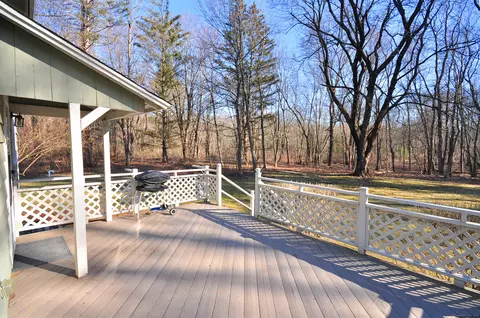 100 Riverside Rd, Simsbury, CT 06070 | 23 Photos - Movoto