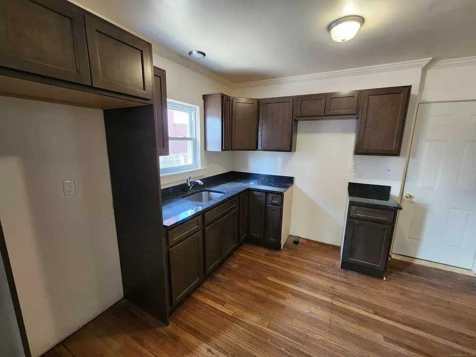 211 Spring St, West Haven, CT 06516 | 8 Photos - Movoto