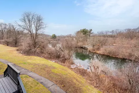 107 Trolley Crossing Ln #107, Middletown, CT 06457 | 22 Photos - Movoto