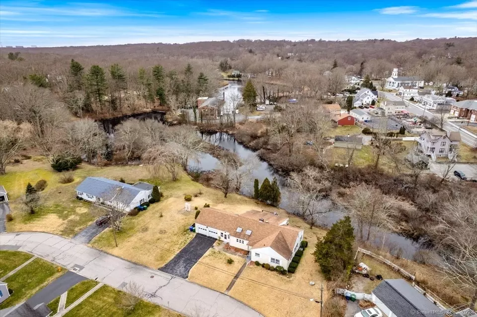 22 Jordan Ter, Waterford, CT 06385 | 39 Photos - Movoto