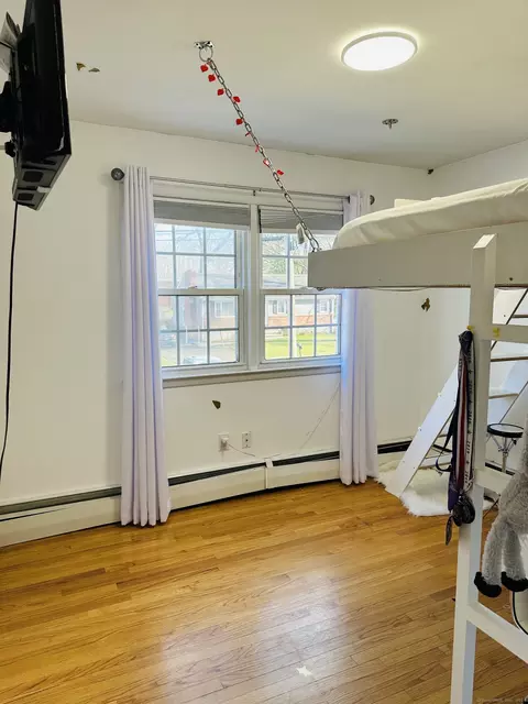 375 W Spring St, West Haven, CT 06516 | 21 Photos - Movoto