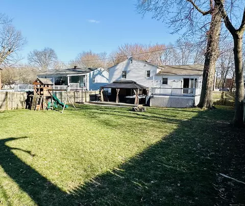 375 W Spring St, West Haven, CT 06516 | 21 Photos - Movoto