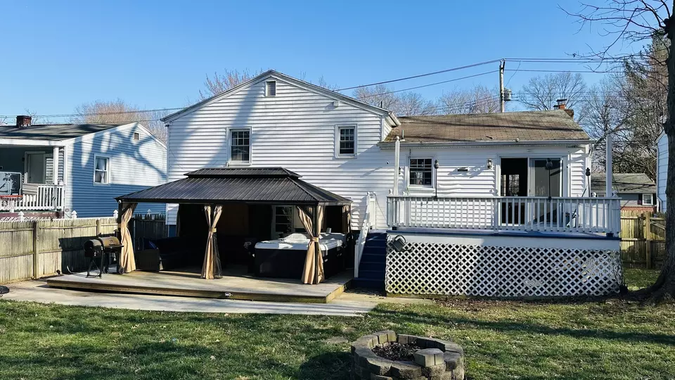 375 W Spring St, West Haven, CT 06516 | 21 Photos - Movoto