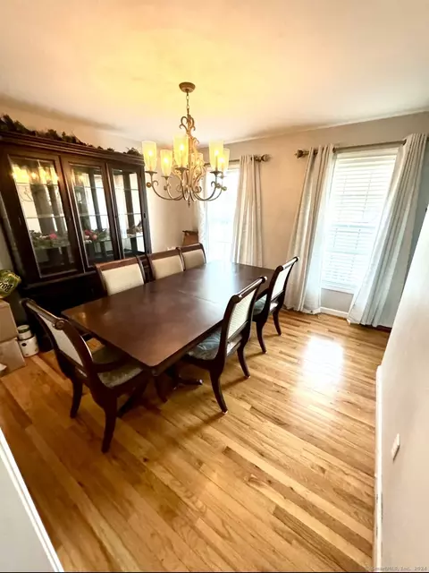 387 Rainbow Rd, Windsor, CT 06095 | 27 Photos - Movoto