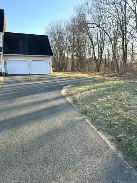 387 Rainbow Rd, Windsor, CT 06095 | 27 Photos - Movoto