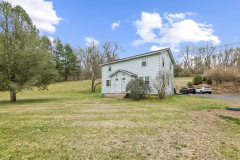 17 Route 66, Columbia, CT 06237 | 26 Photos - Movoto