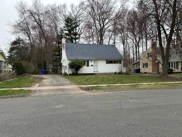 32 Miles Standish Dr, West Hartford, CT 06107 | 3 Photos - Movoto