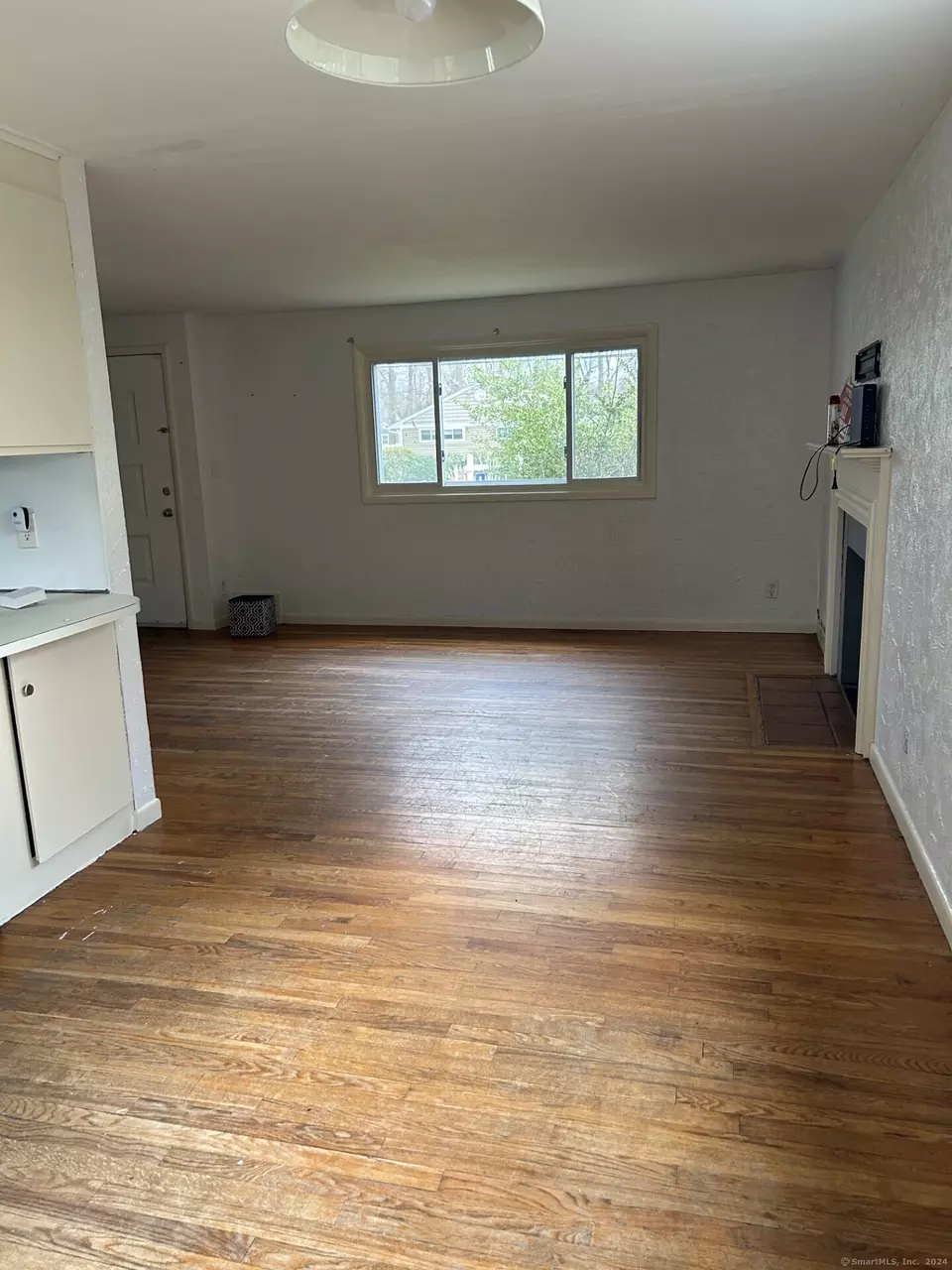 32 Miles Standish Dr, West Hartford, CT 06107 | 3 Photos - Movoto