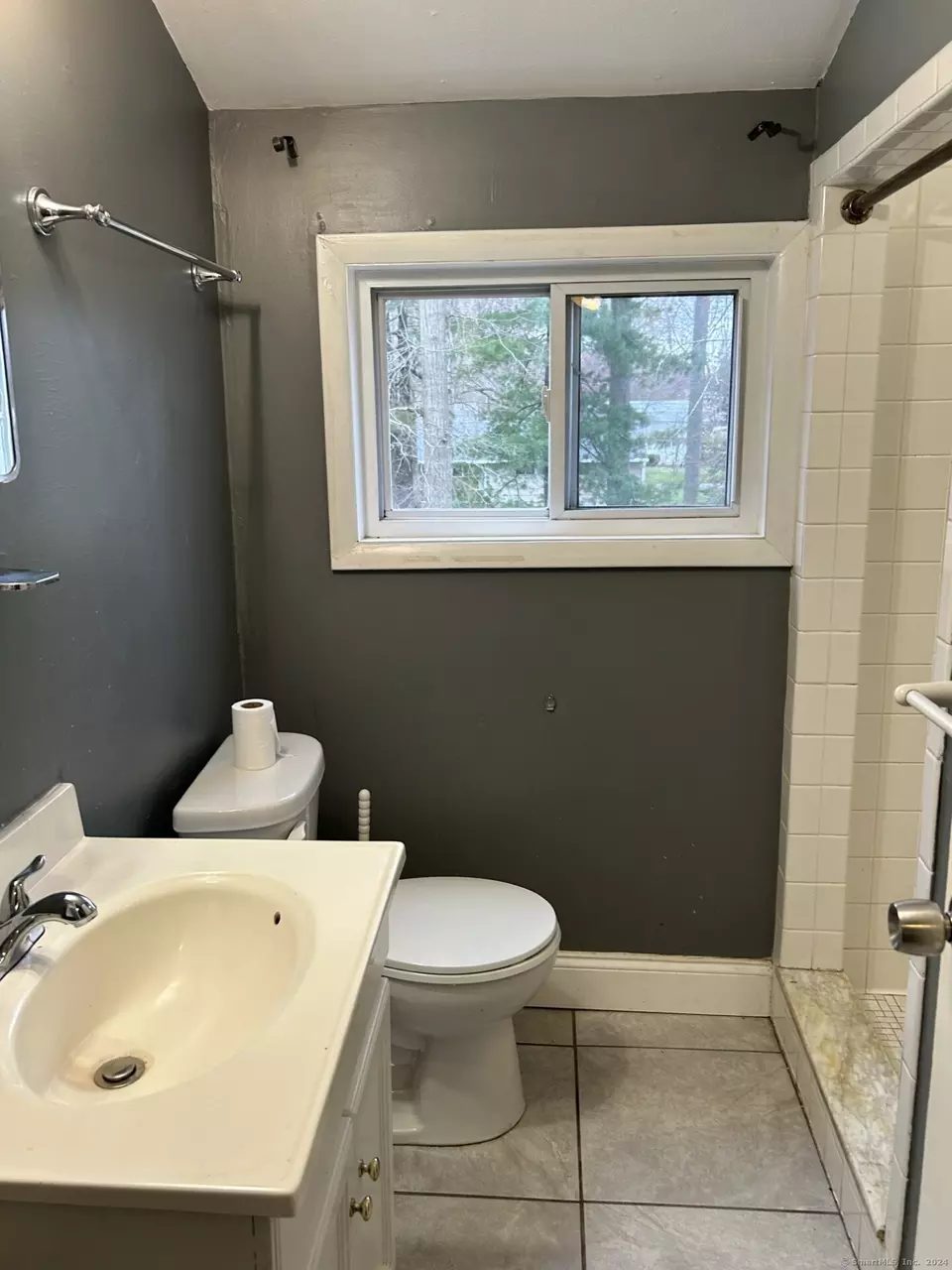 32 Miles Standish Dr, West Hartford, CT 06107 | 3 Photos - Movoto