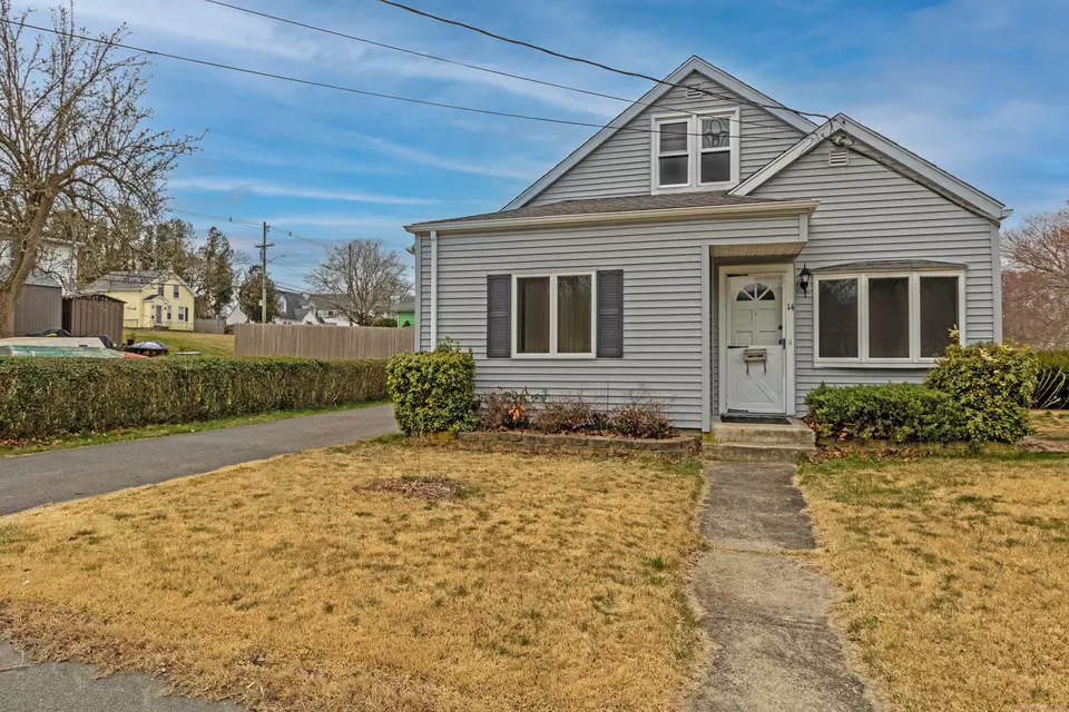 14 West St, Groton, CT 06340 | 29 Photos - Movoto