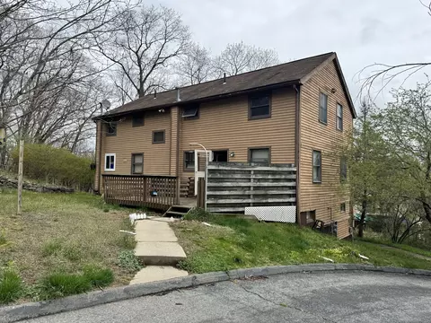 123 Maple St, Norwich, CT 06360 | 18 Photos - Movoto