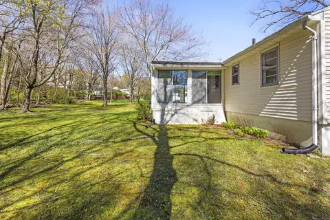 303 Bunker Hill Ave, Waterbury, CT 06708 | 33 Photos - Movoto