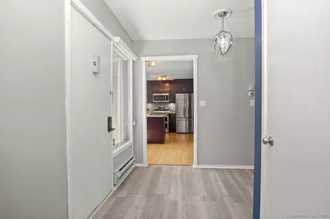 4 Heritage Cir #B, Southbury, CT 06488 | 35 Photos - Movoto