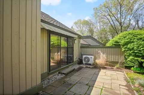 4 Heritage Cir #B, Southbury, CT 06488 | 35 Photos - Movoto