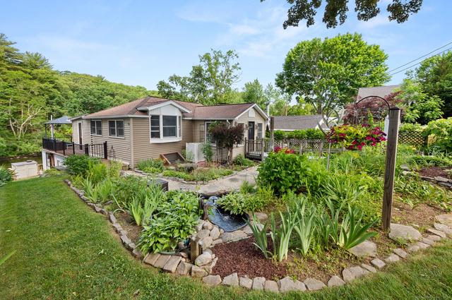 260 Niantic River Rd, Waterford, CT 06385 | 40 Photos - Movoto
