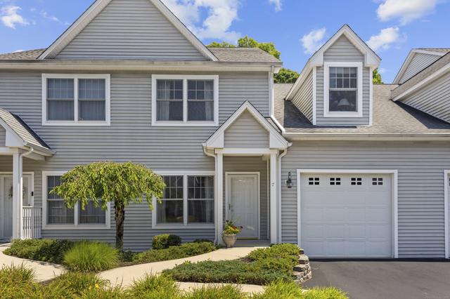 375 Allyn St #7, Mystic, CT 06355 | 36 Photos - Movoto