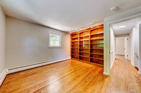 543 Clintonville Rd, North Haven, CT 06473 | 39 Photos - Movoto