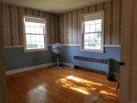 39 Foley St, Manchester, CT 06040 | 15 Photos - Movoto