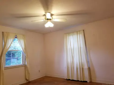 39 Foley St, Manchester, CT 06040 | 15 Photos - Movoto