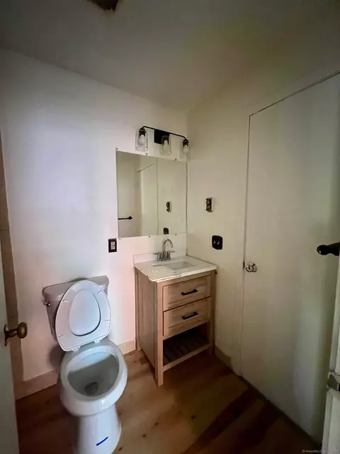 52-54 Atwood St #2C, Hartford, CT 06105 | 9 Photos - Movoto