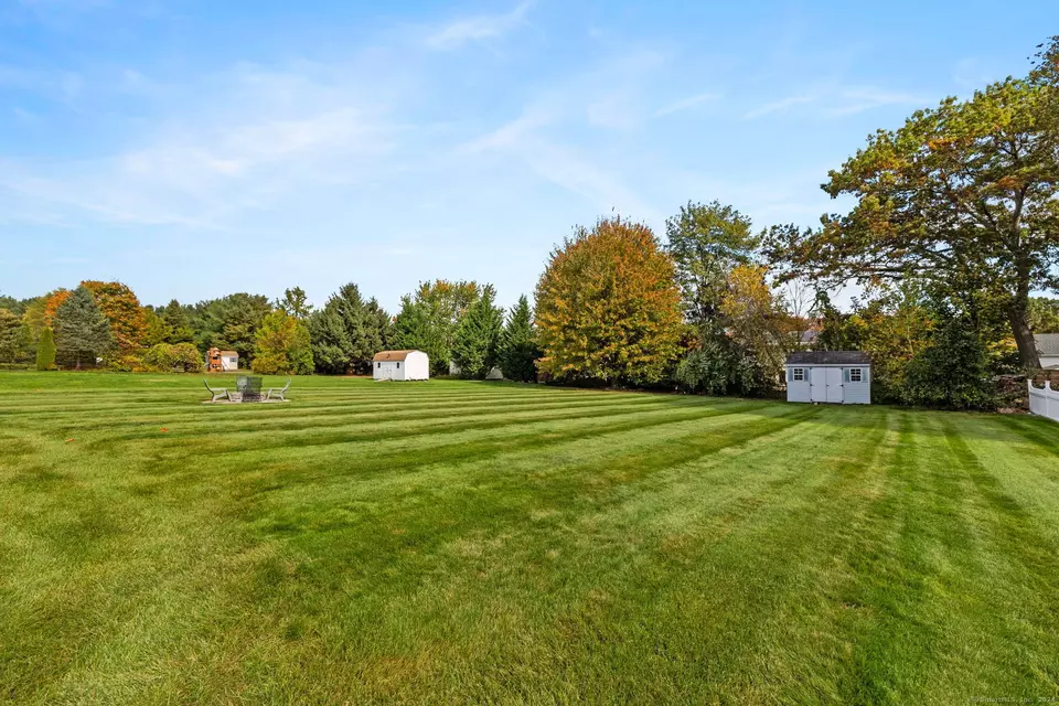 46 Carson Way, South Windsor, CT 06074 | MLS# 24054682 | 21 Photos - Movoto