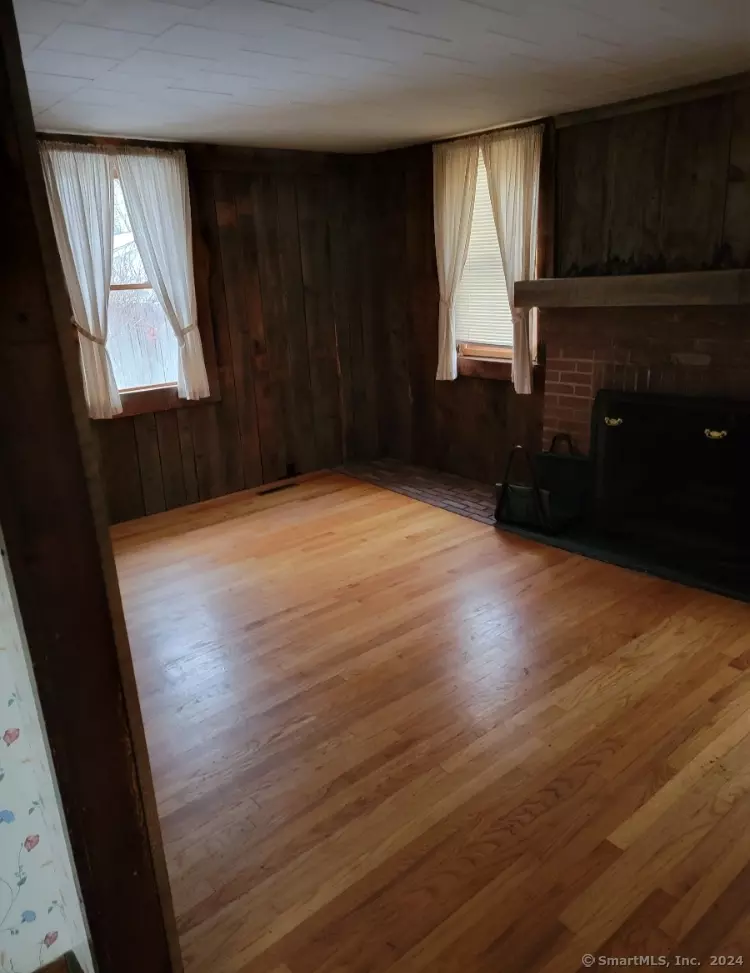 20 Battle St, Somers, CT 06071 | 19 Photos - Movoto