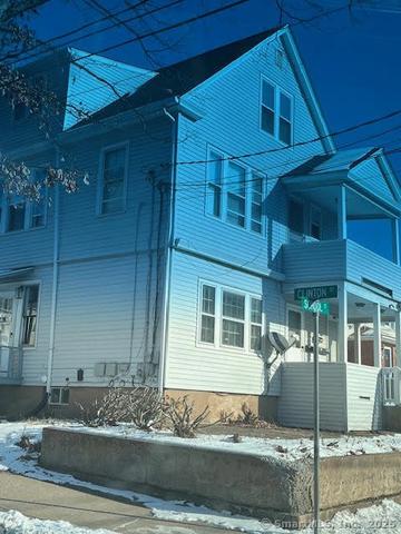 219 School St, Manchester, CT 06040 | MLS# 24070415 | 11 Photos - Movoto