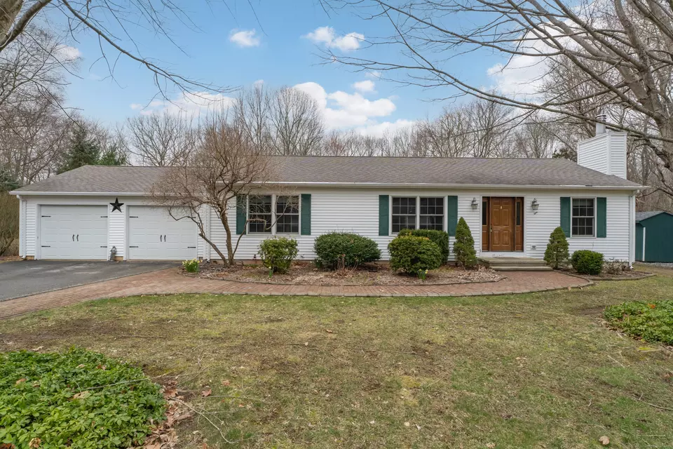 40 Deerfield Ridge Dr, Mystic, CT 06355 | 27 Photos - Movoto