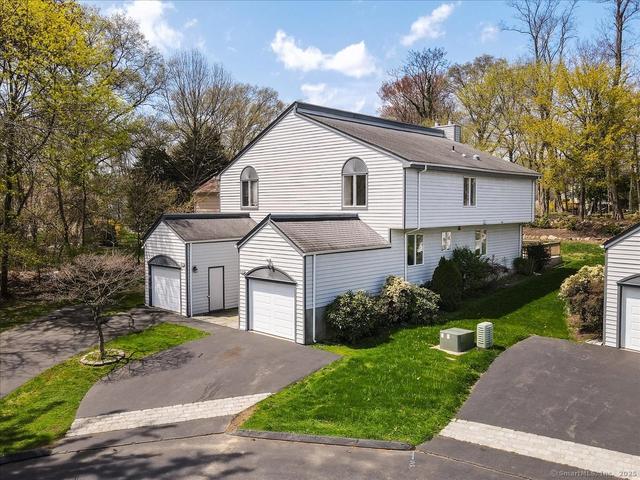 375 High St #375, Fairfield, CT 06824 | MLS# 24086027 | 33 Photos - Movoto