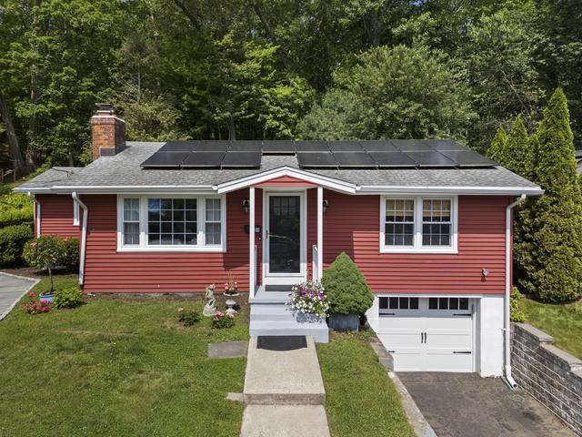 96 Long Hill Ter, New Haven, CT 06515 | MLS# 24101877 | 39 Photos - Movoto